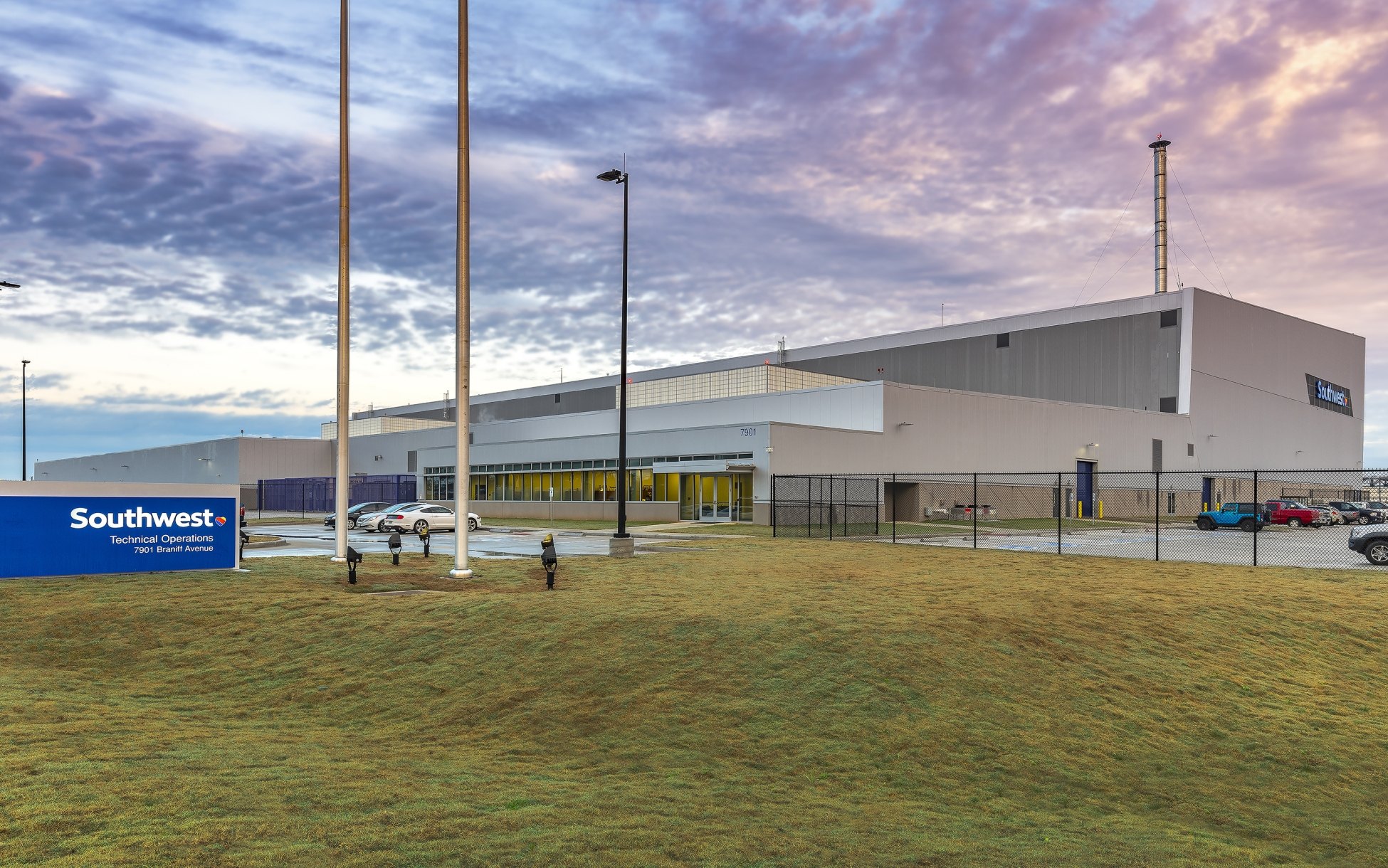 SW Airlines Tech Ops Maintenance Hangar - McCarthy