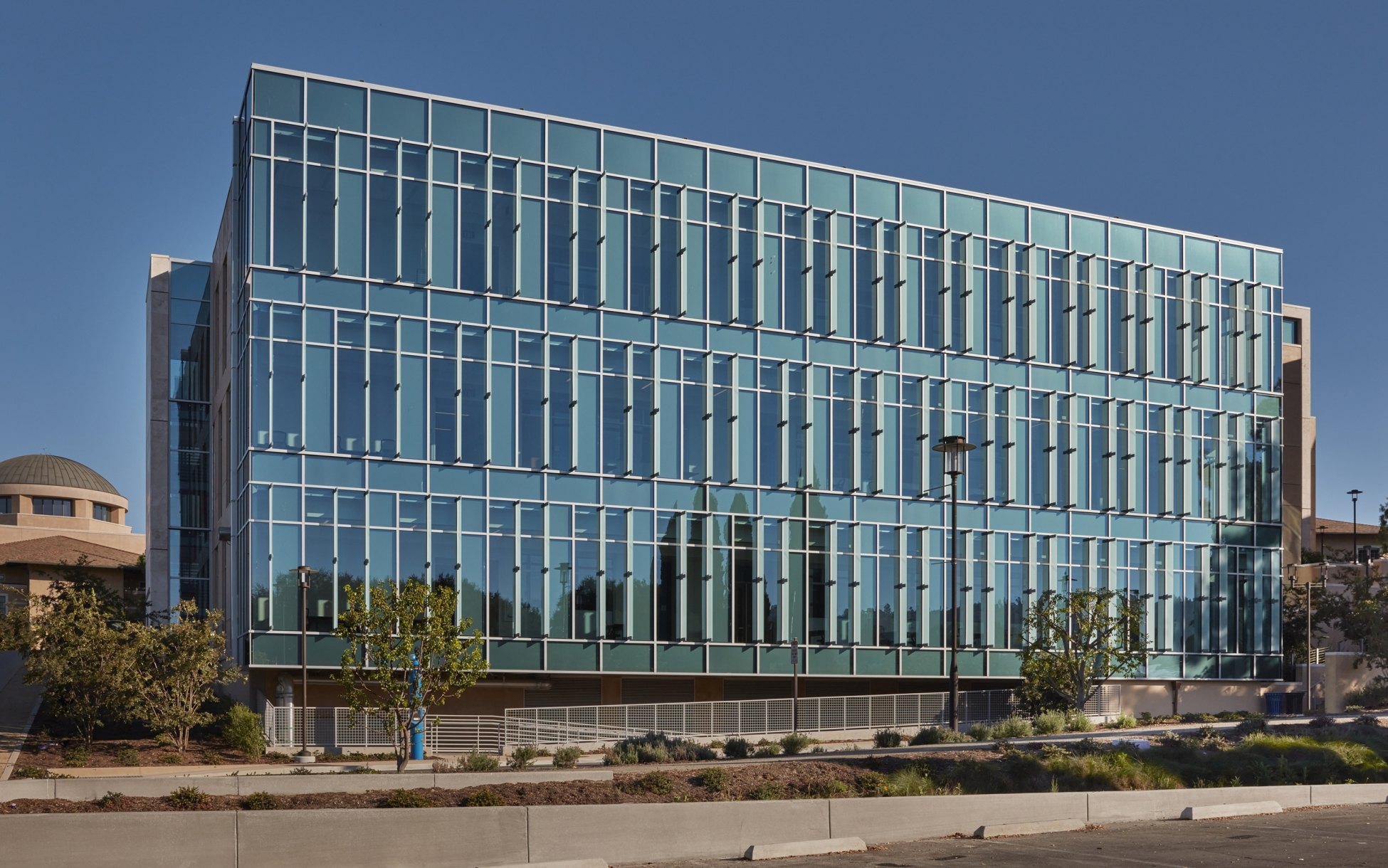 Soka University Life Sciences Building & Hall