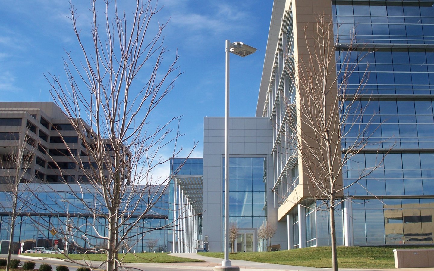 Edward Jones South Campus - McCarthy Construction