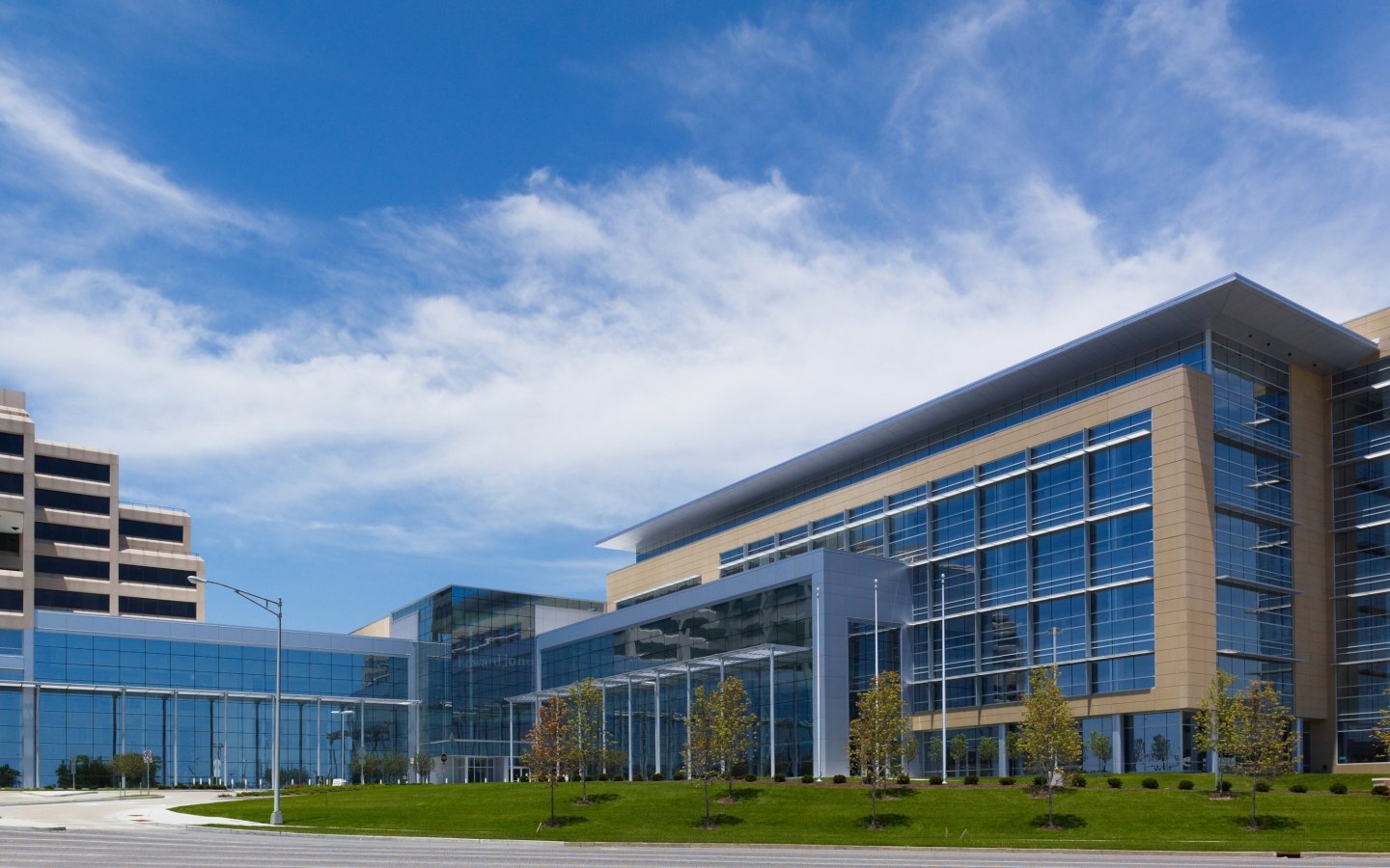 Edward Jones South Campus - McCarthy Construction