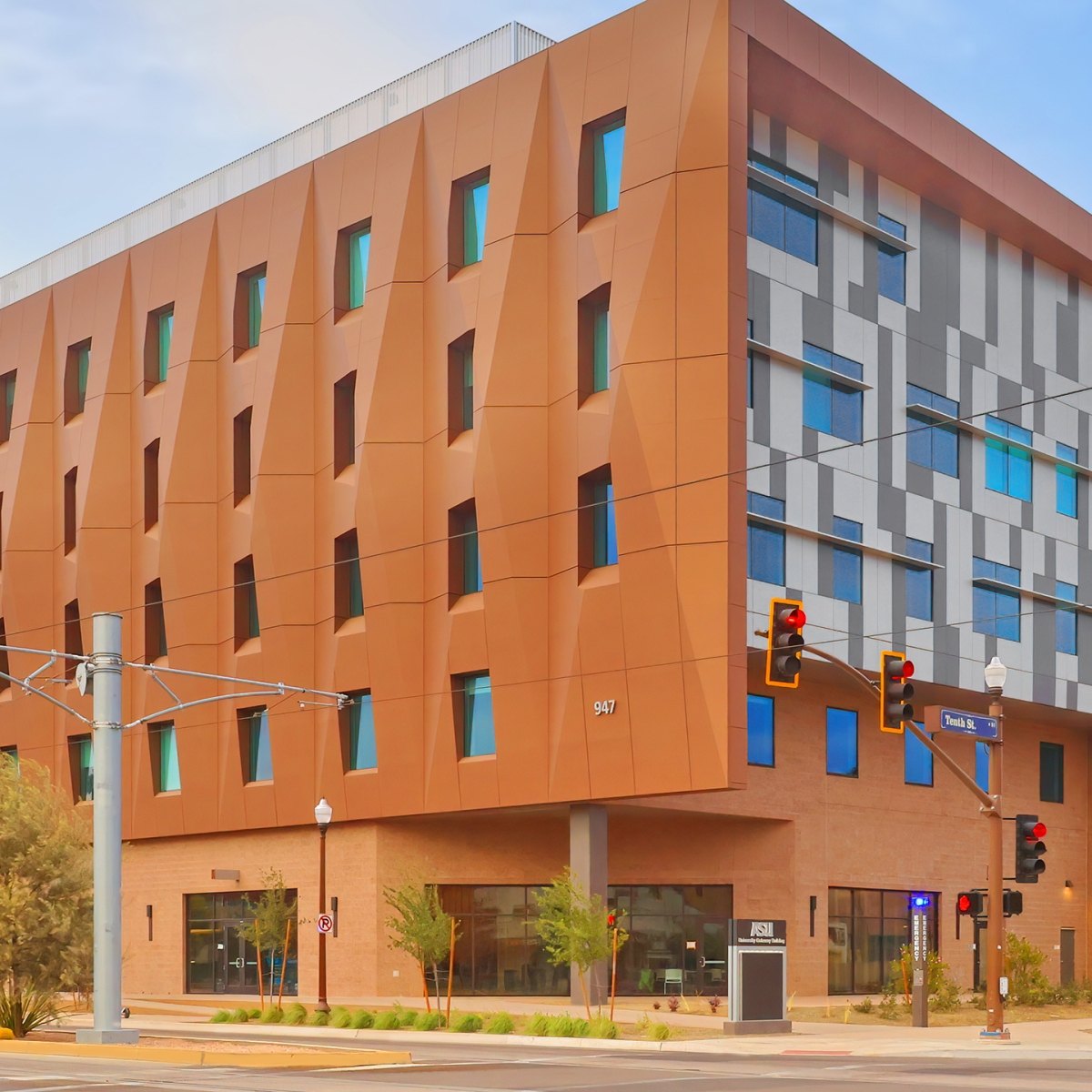 New Arizona State University-Owned University Gateway Building ...