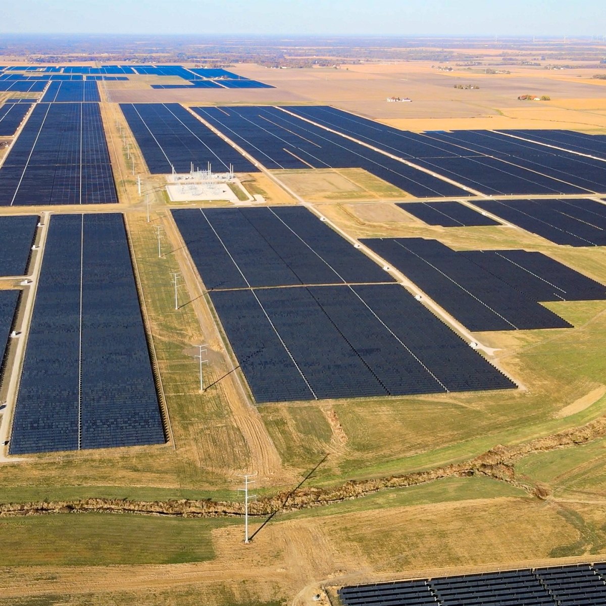 McCarthy Building Companies Completes Landmark 800 MW Solar Facility in ...